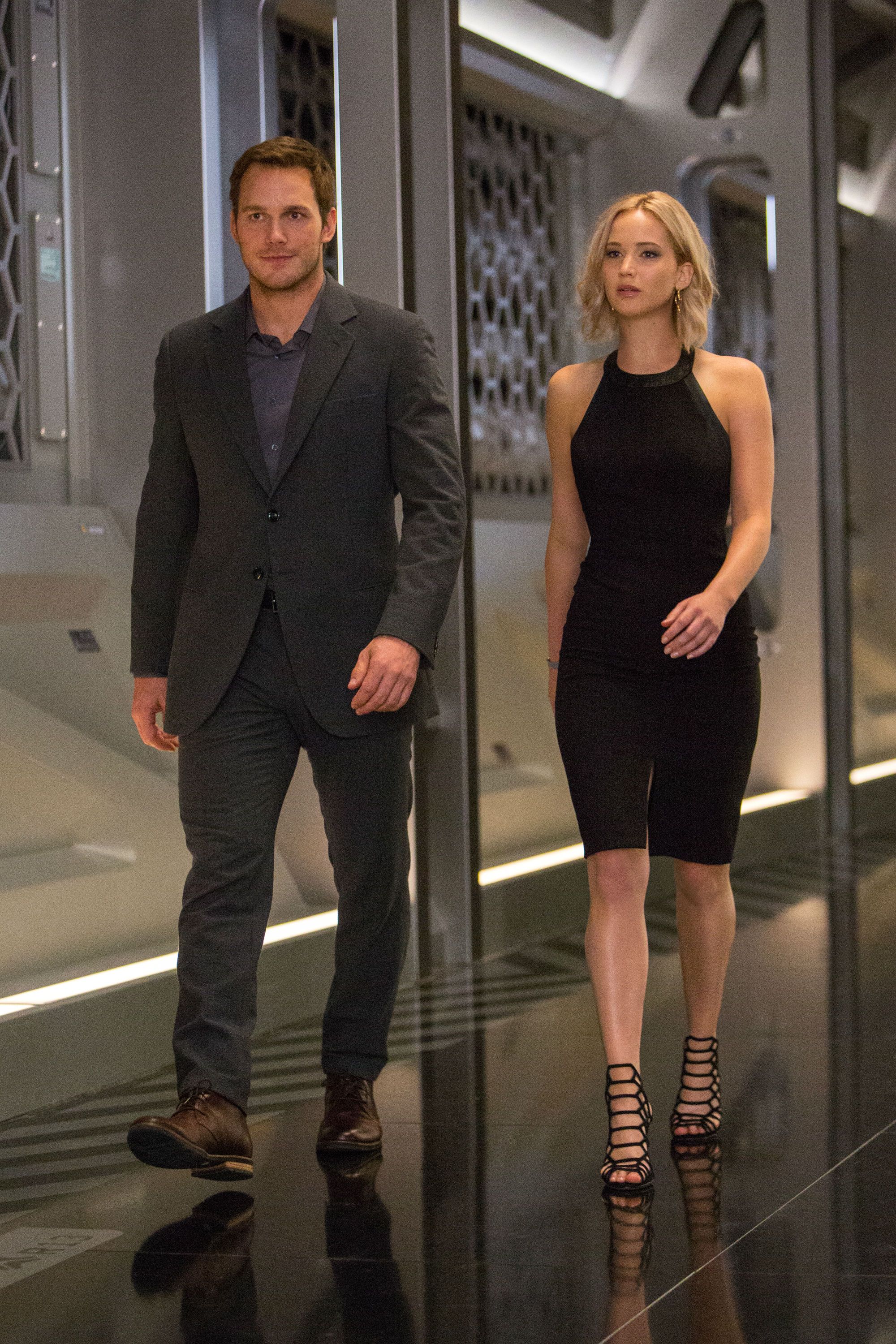 Passengers Images: Jennifer Lawrence & Chris Pratt On a Spaceship