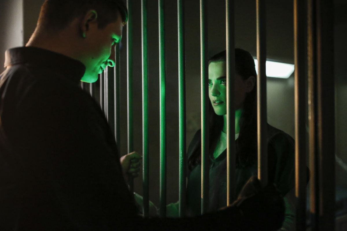 Supergirl: 'Luthors' Photos Highlight Lena & Lillian