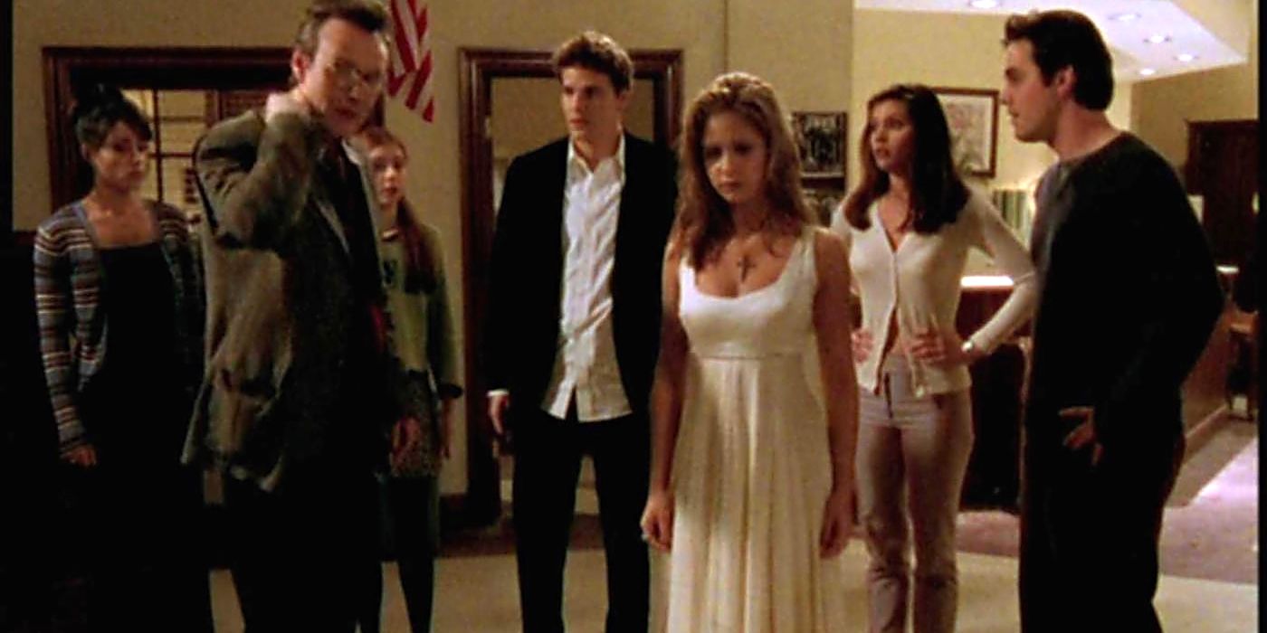 Buffy The Vampire Slayer: 10 Things About Giles That Would Never Fly Today