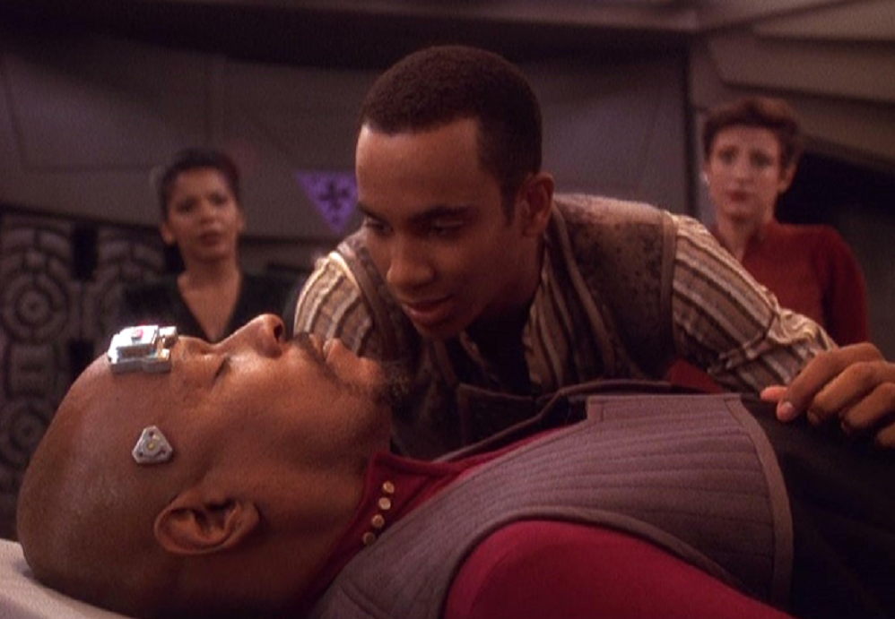 7 Star Trek Costars Who Are Frenemies (And 8 Who Are BFFs)