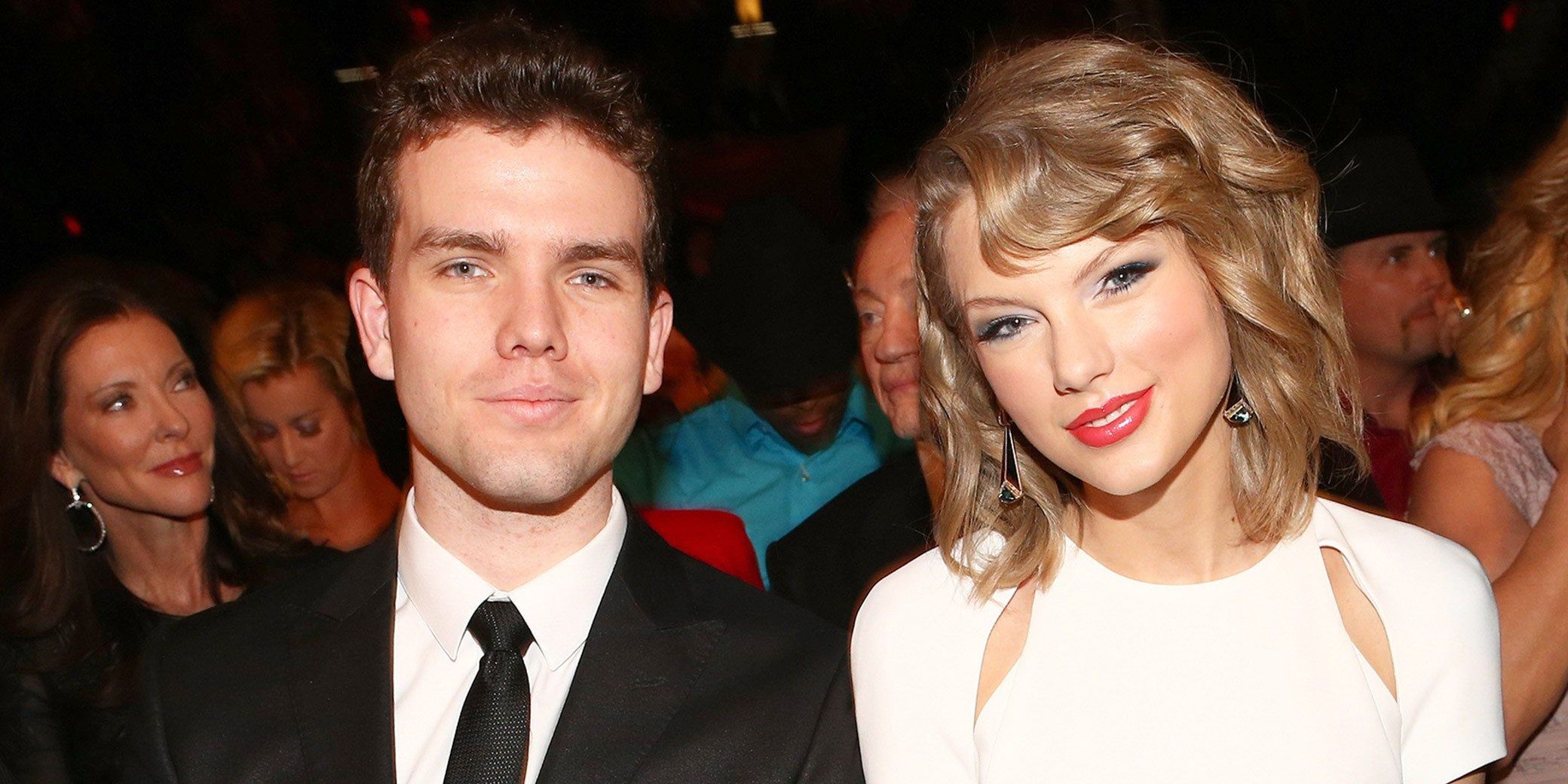 21 Stunning Stars Whose Unknown Brothers Are Even Better Looking