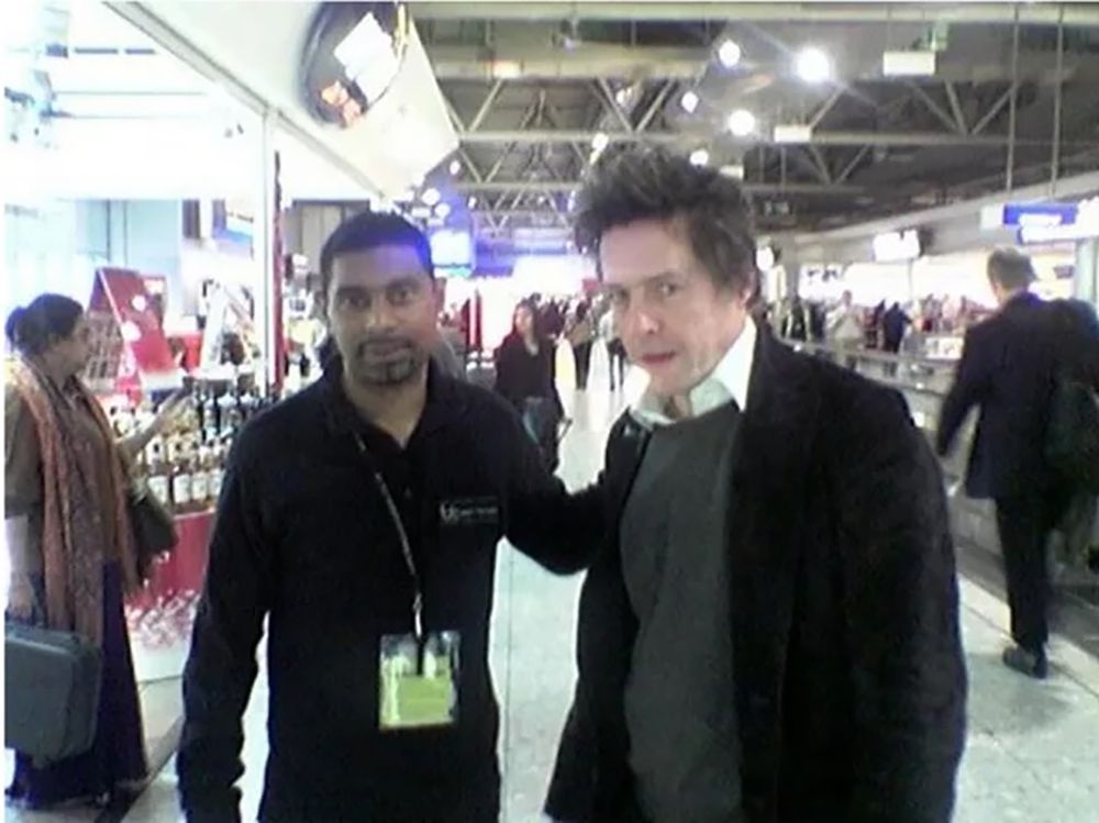 10 Awkward Fan Photos With Actresses (And 10 With Actors)