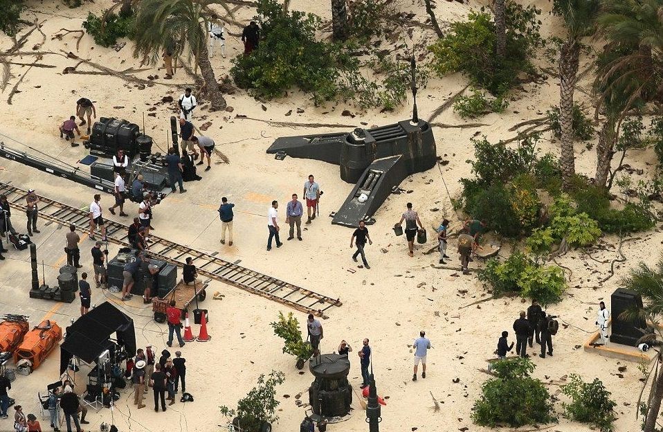 Star Wars: 30 Behind-The-Scenes Photos That Completely Change Rogue One