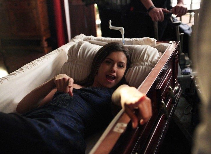25 Behind-The-Scenes Photos Of Vampire Diaries That Change Everything