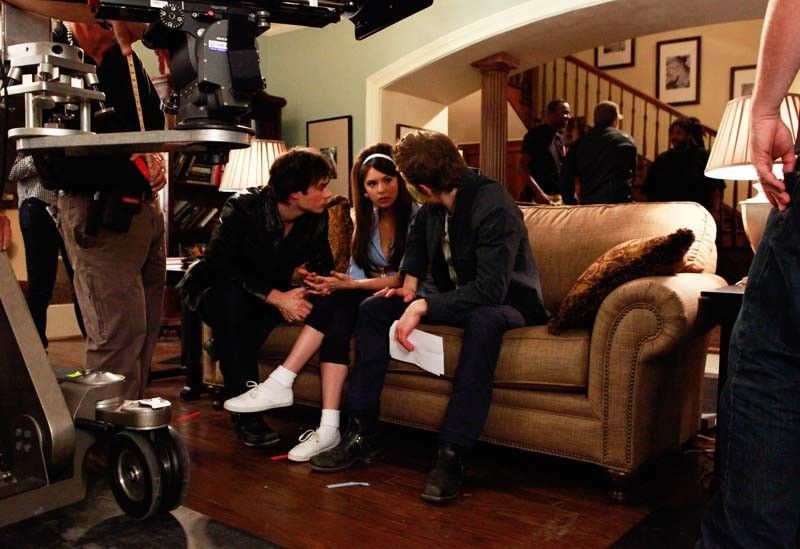 25 Behind-The-Scenes Photos Of Vampire Diaries That Change Everything