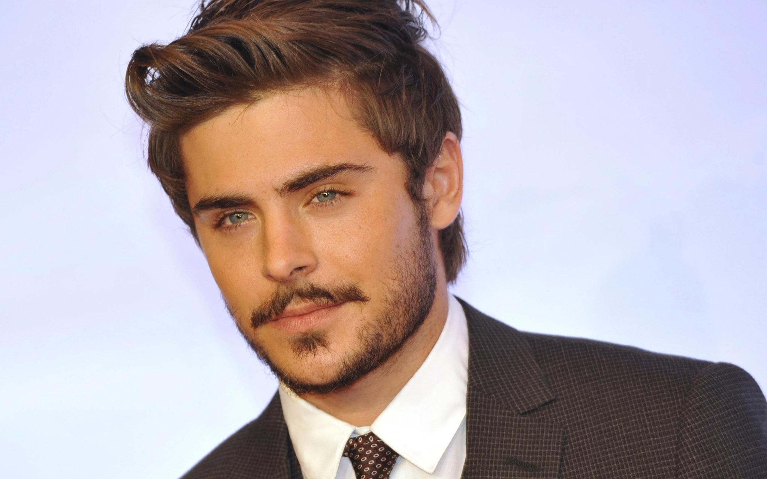 13 Actors Who Could Replace Henry Cavill As Superman (And 12 We Don't Want)