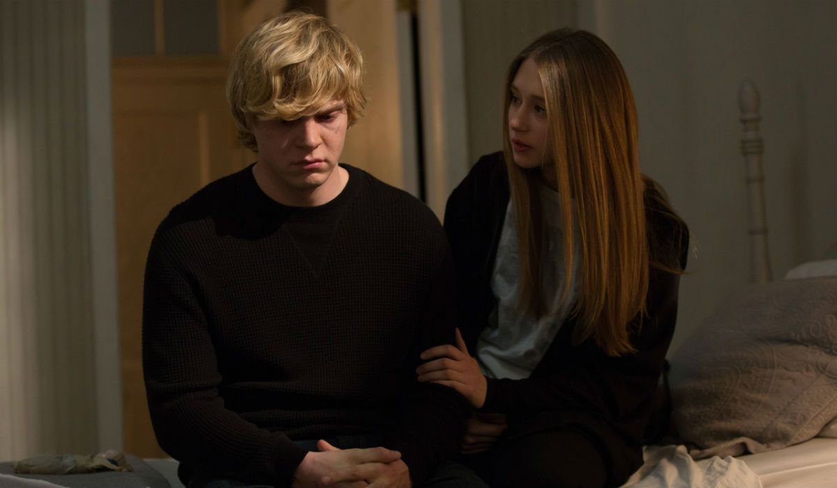 10 Couples That Hurt American Horror Story (And 10 That Saved It)