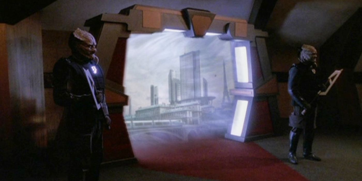 Star Trek Theory: Discovery’s Red Angel Is Next Generation's Space God