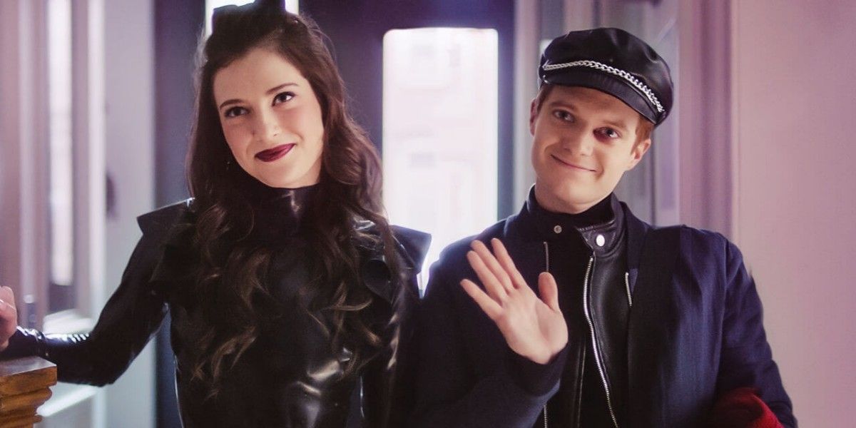 BONDiNG: 4 Things About BDSM They Portrayed Accurately (& 6 Things They ...