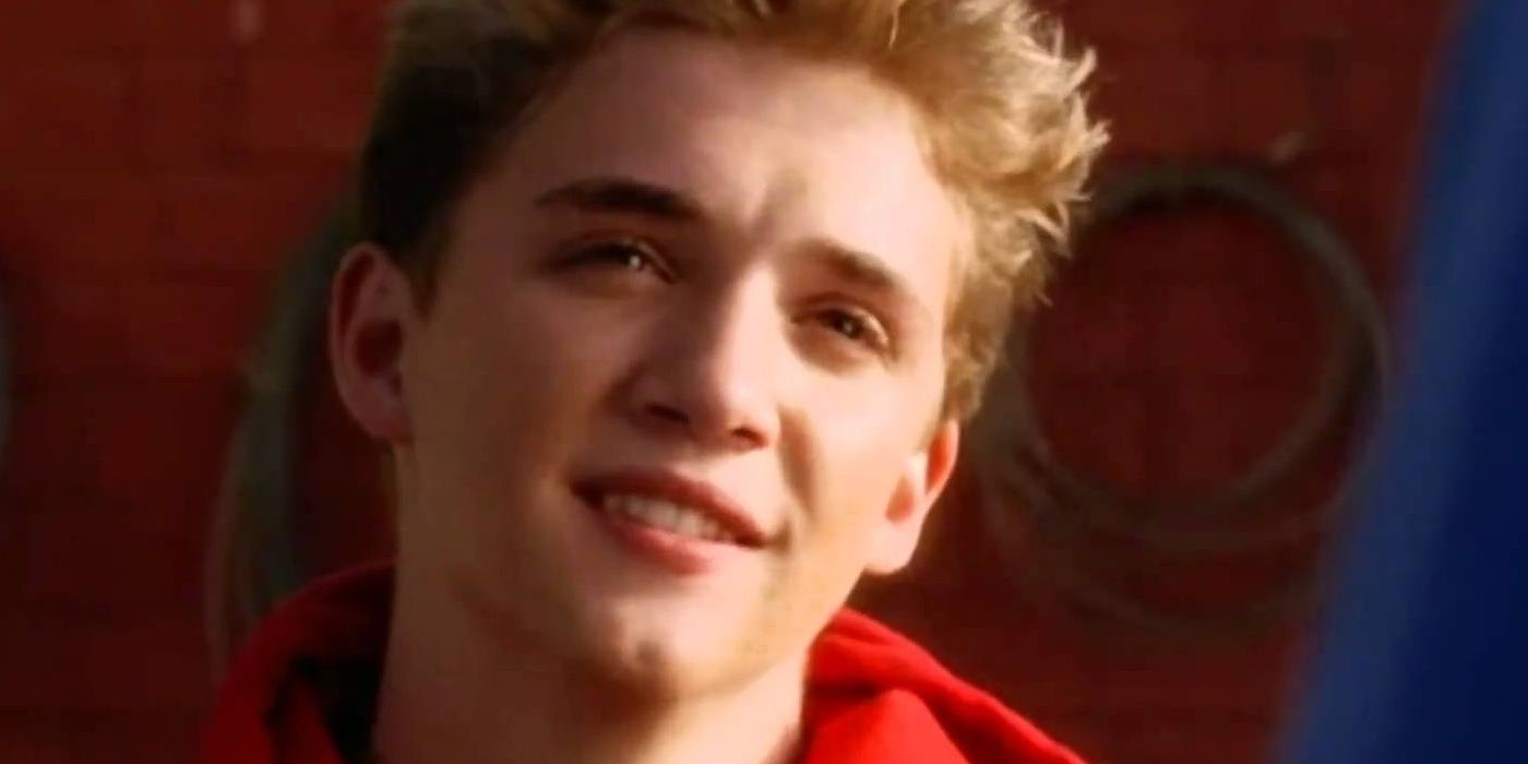 Smallville: 10 Questions We Still Have Almost A Decade After the Finale