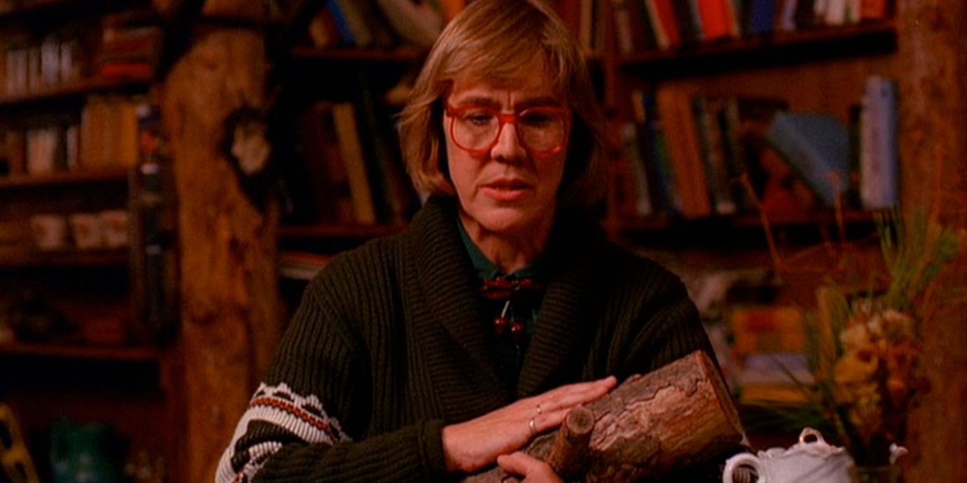 Twin Peaks: The 10 Weirdest Things The Log Lady Ever Said