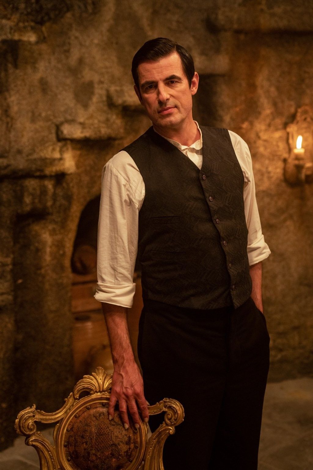 Netflix & BBC’s Dracula TV Show Images: Claes Bang is a Vampire
