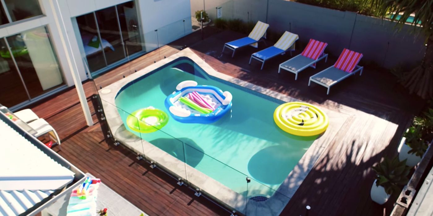 Instant Hotel: All The Hotels From Season 1 & 2, Ranked