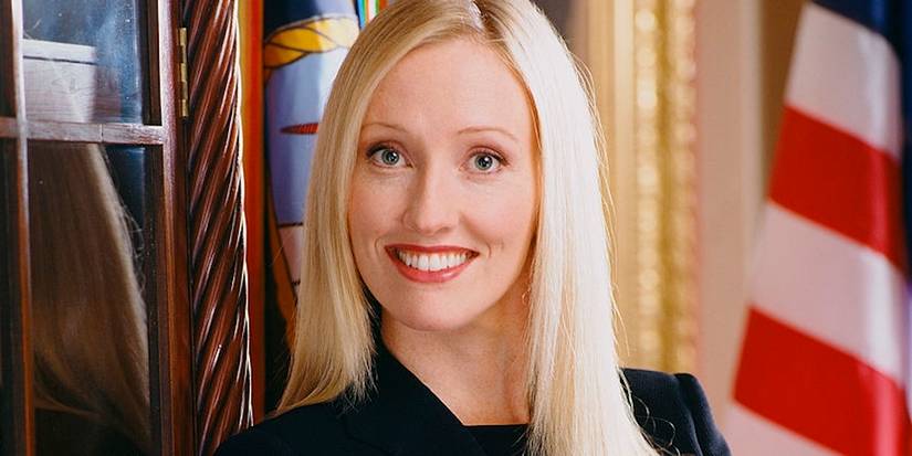 The West Wing: 10 Things You Never Knew About Donna Moss