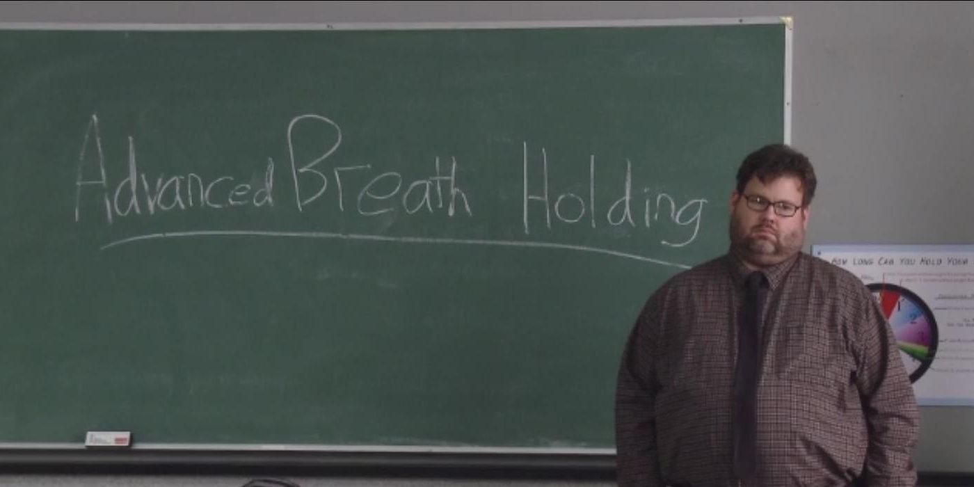 Community: 5 Reasons Why Craig Was A Bad Dean (& 5 Why He Was The Best)