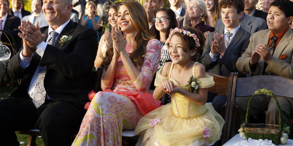 The 10 Best Outfits From Modern Family, Ranked