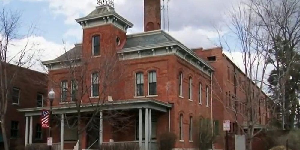 The 20 Best Episodes Of Ghost Hunters, According To IMDb