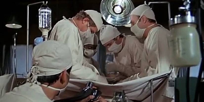 M*A*S*H: 10 Storylines That Were Way Ahead Of Their Time