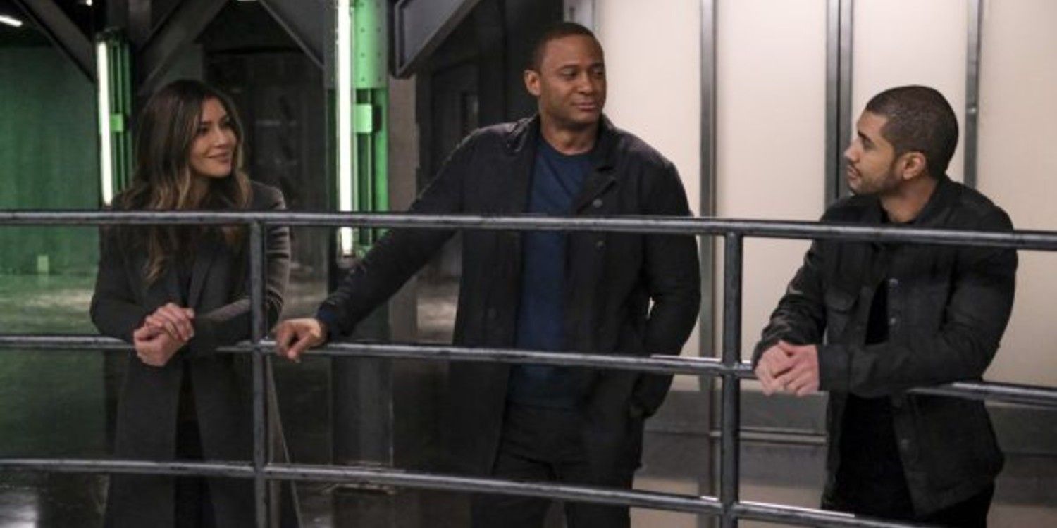 Arrow: 10 Best Rene Ramirez/Wild Dog Moments In The Series