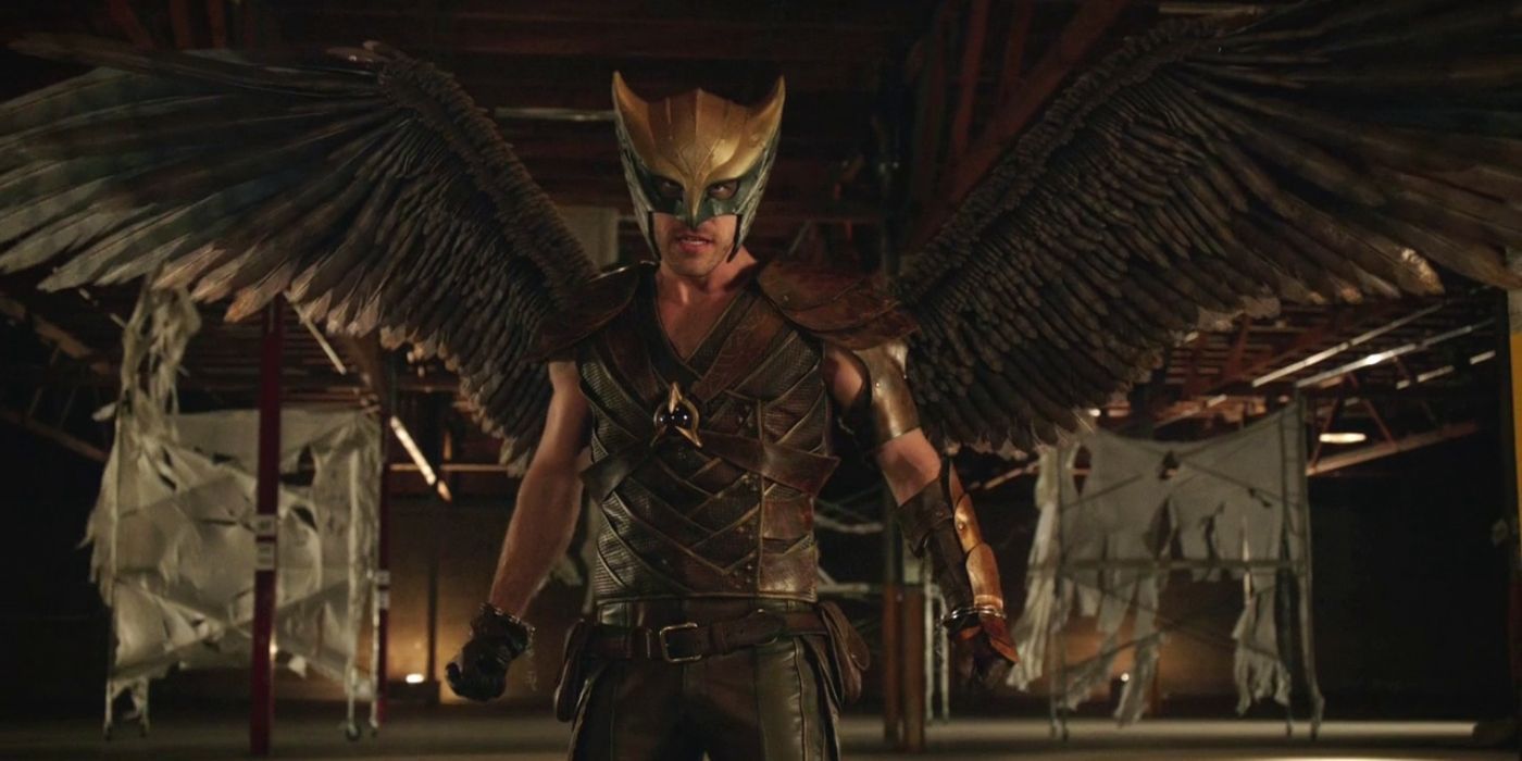 Arrowverse: 10 Heroes Who Desperately Need A Costume Upgrade