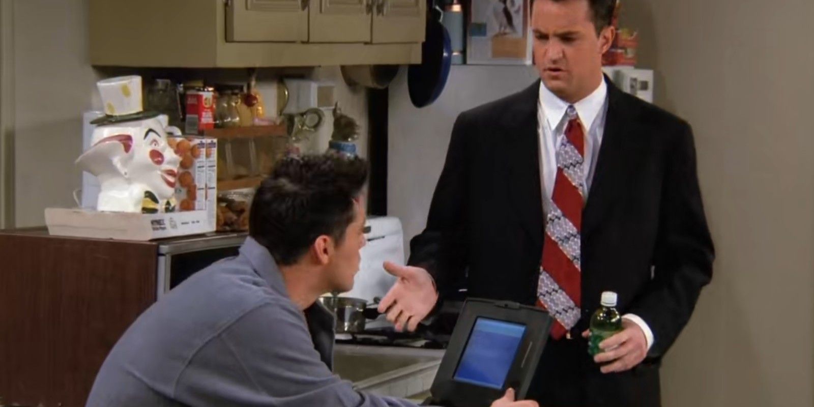Friends: 10 Most Annoying Things Chandler Ever Did