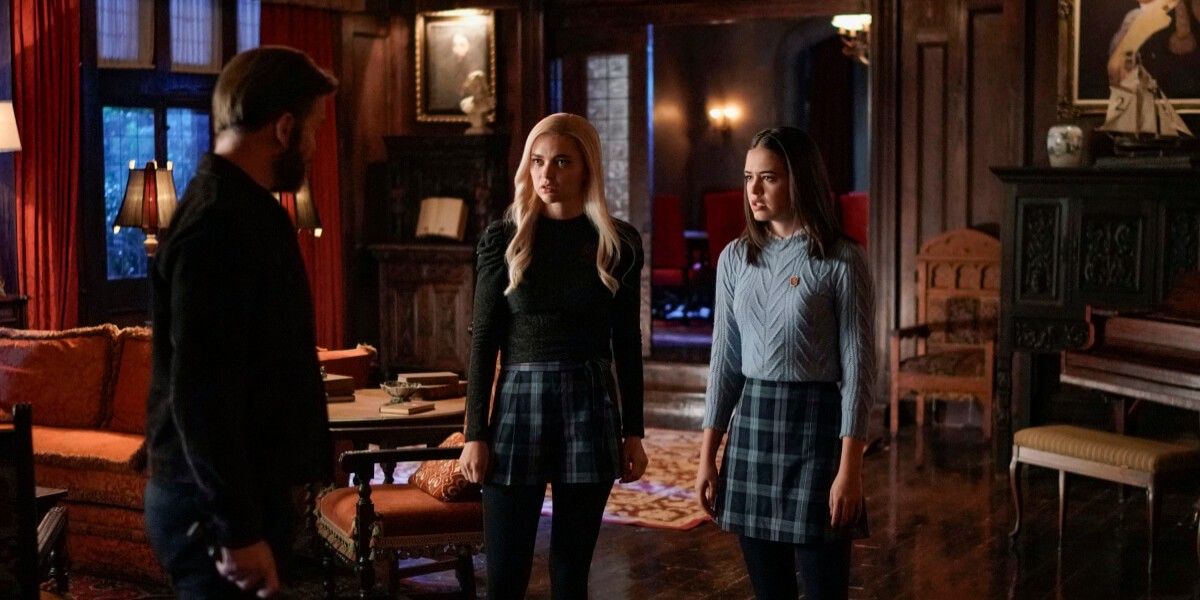 Legacies: 10 Reasons Sebastian Is Bad For Lizzie