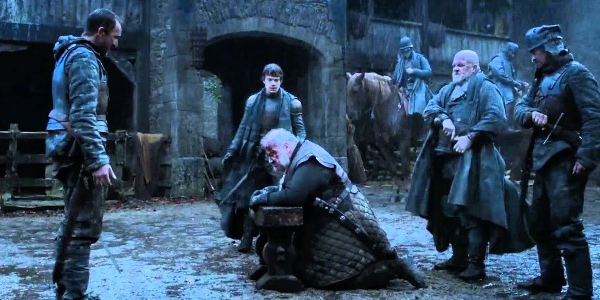 Game Of Thrones: 5 Most Cowardly Things Theon Did (& Five Bravest)