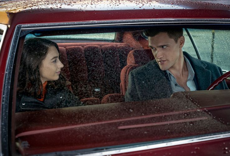 The Flash: Ralph Dibny Finally Meets Sue Dearbon In New Photos