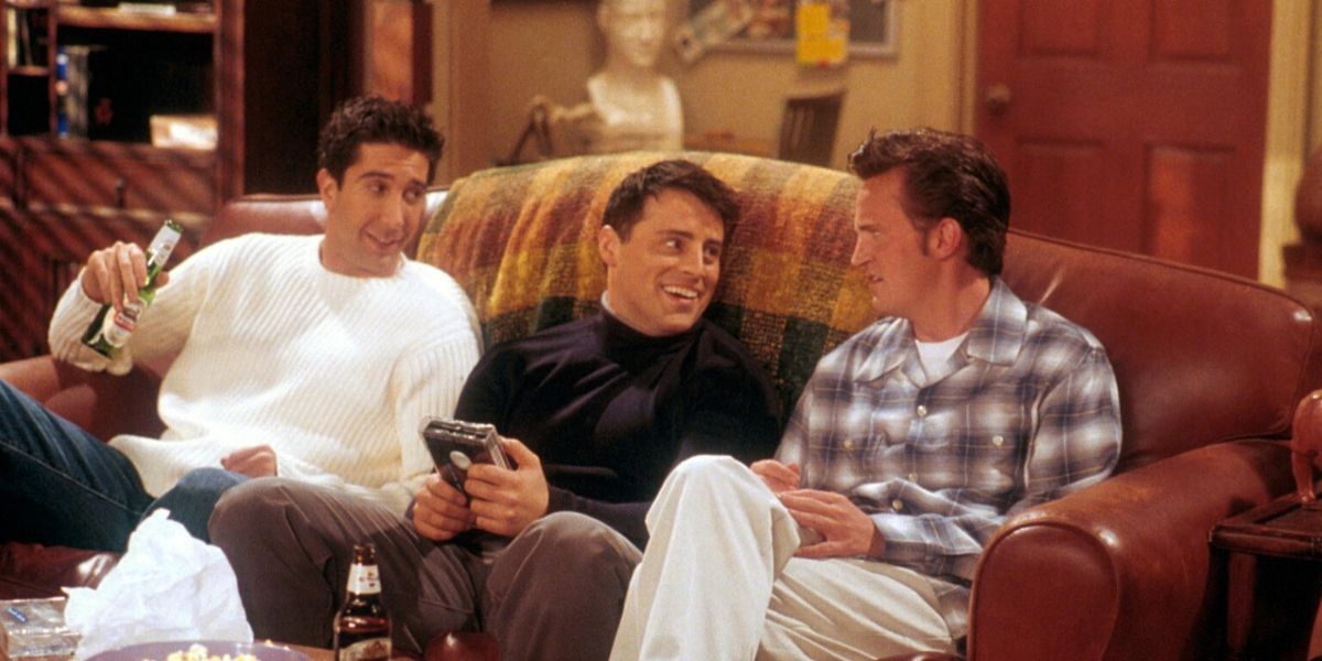 Friends: 10 Reasons Why Joey Was The Friend That Held The Group Together