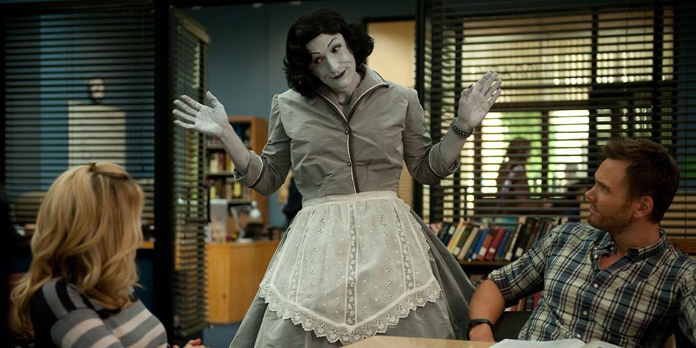 Community: The Dean's 10 Best Outfits, Ranked