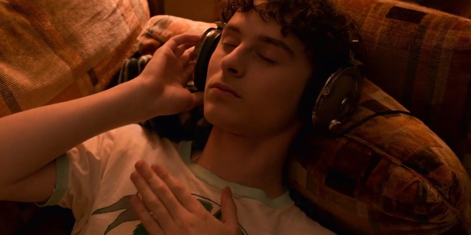 Netflix: 10 Hidden Details In I Am Not OK With This Everyone Completely ...