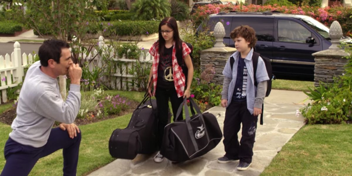 Modern Family: 10 Continuity Errors That We Didn't Notice