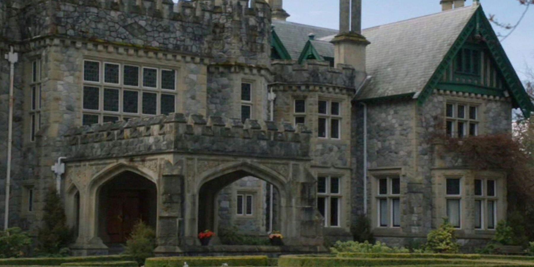 Arrow Tv Series Mansion