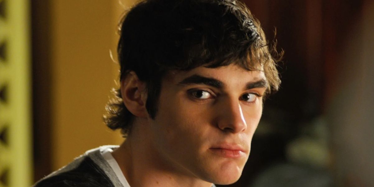 Breaking Bad: 10 Times Jesse Could’ve Met Walt Jr.