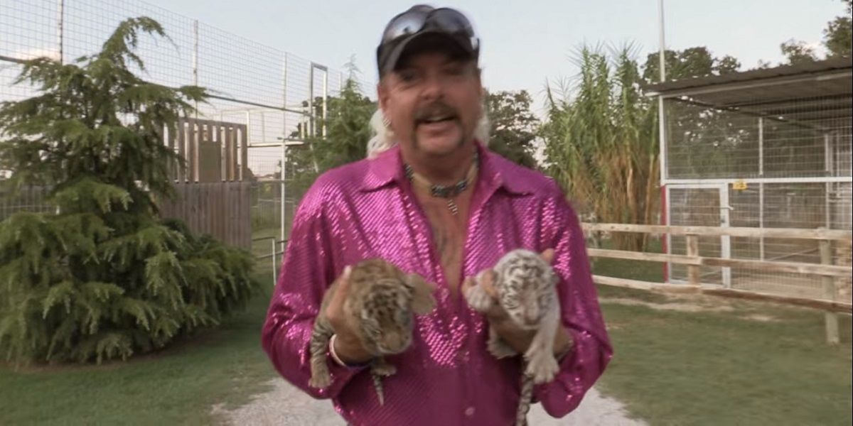Netflix's Tiger King: Joe Exotic's 10 Wildest Outfits, Ranked