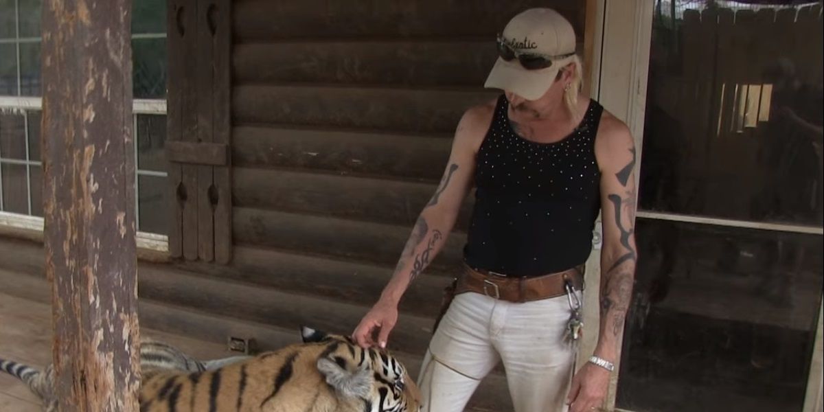 Netflix's Tiger King: Joe Exotic's 10 Wildest Outfits, Ranked