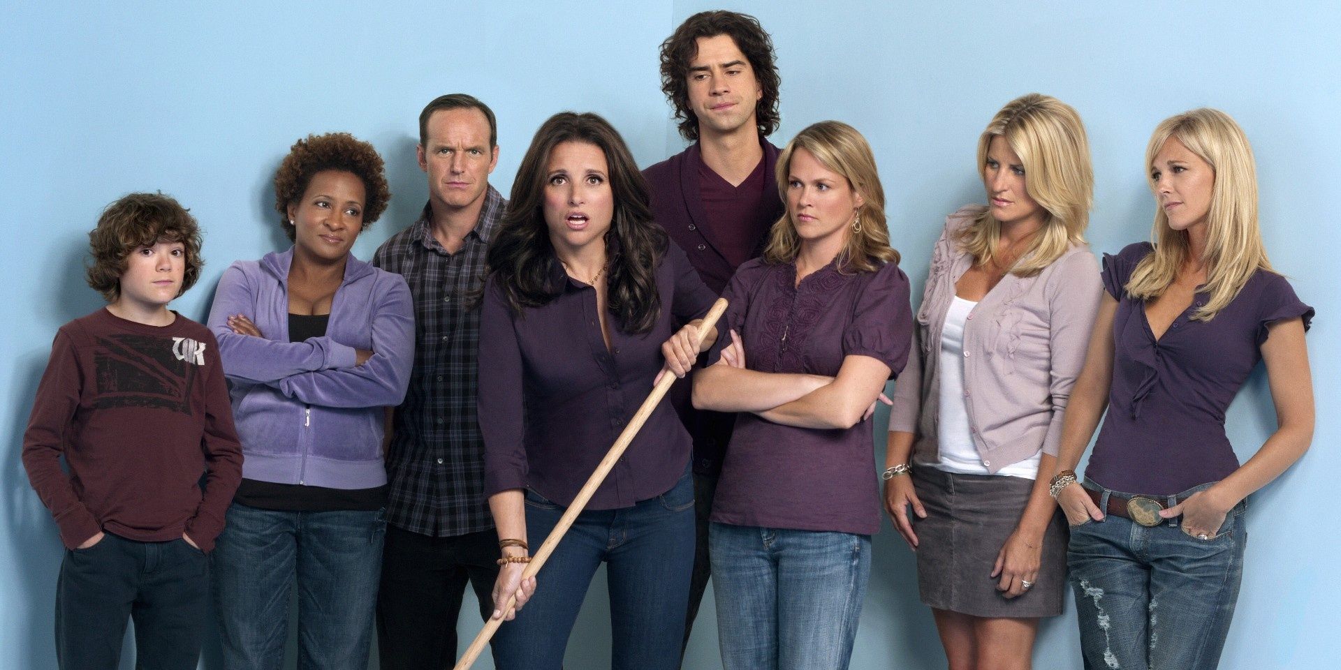 10 Female Sitcom Characters From The 2000s That Would Never Fly Today