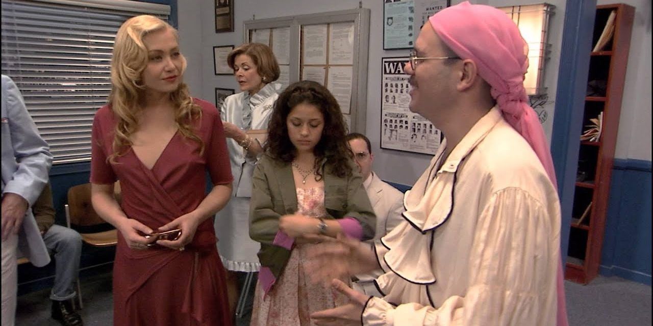 Arrested Development: 10 Things Only Die-Hard Fans Know About The Pilot ...