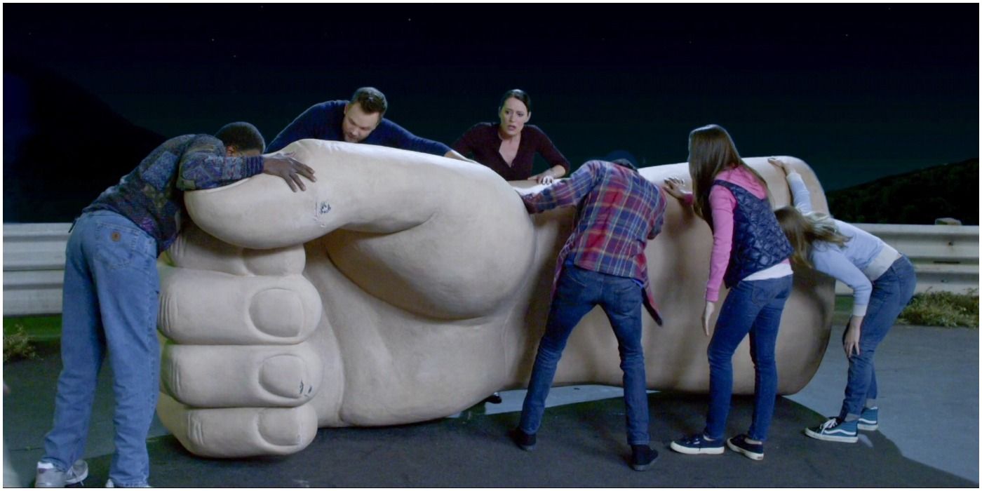 Community: 10 Ways The Dean Got Worse & Worse