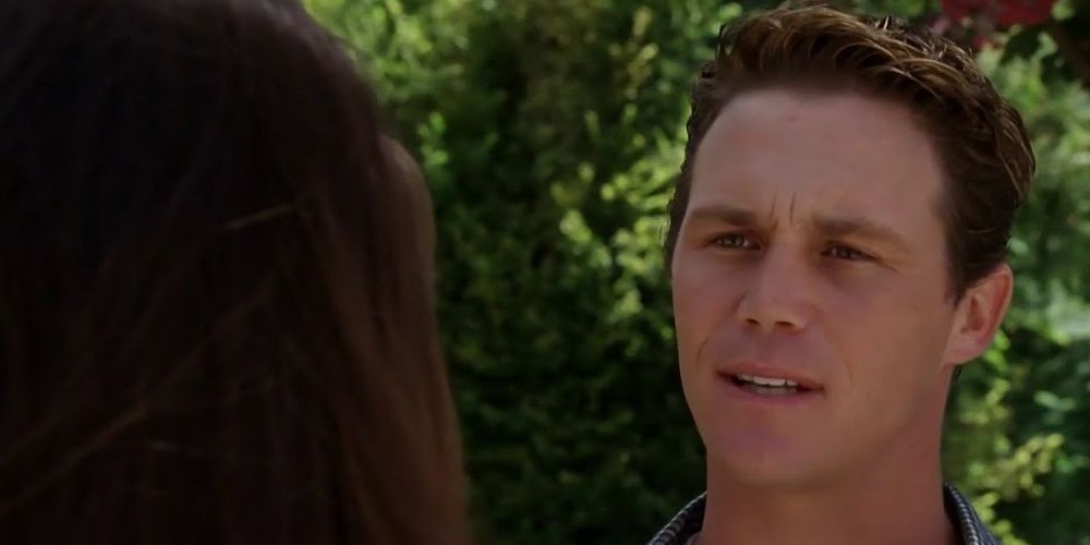 5 Reasons Harry Is The Best Whitelighter on Charmed (& 5 Reasons It’s Leo)
