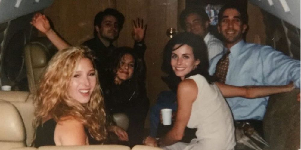 10 Best Behind The Scenes Photos From Friends