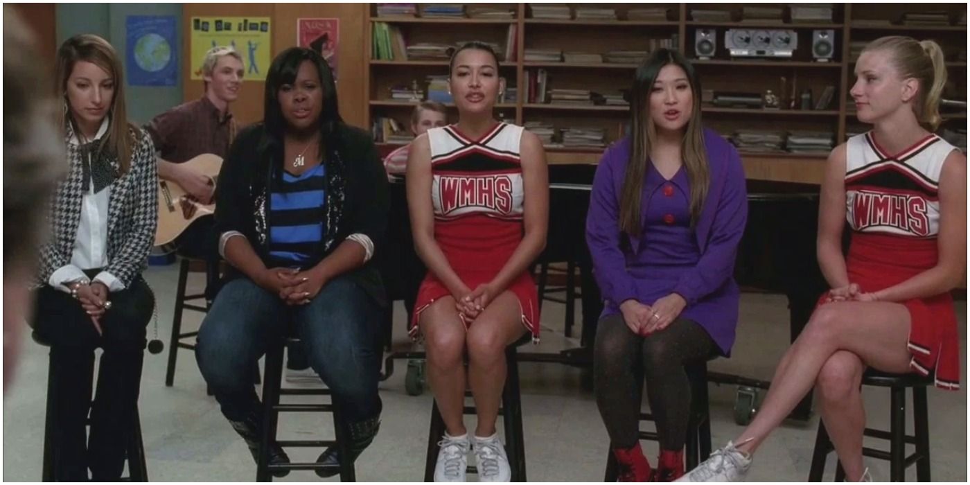 5 Things Glee Does Better Than Pitch Perfect (& Vice Versa)
