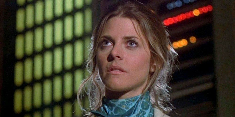 Capt. Janeway & The 9 Coolest Female Leads In Classic TV Shows