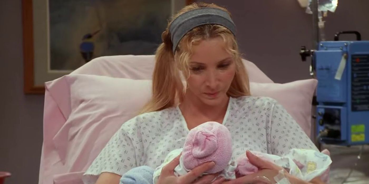 Friends: Why Phoebe Is Actually The Show's Main Character