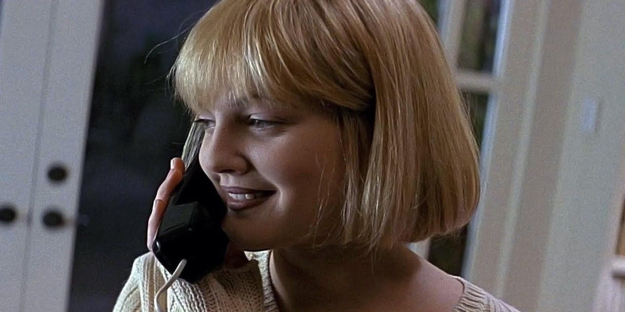 10 Horror Movies That Would Be Totally Different If Characters Had Cell ...