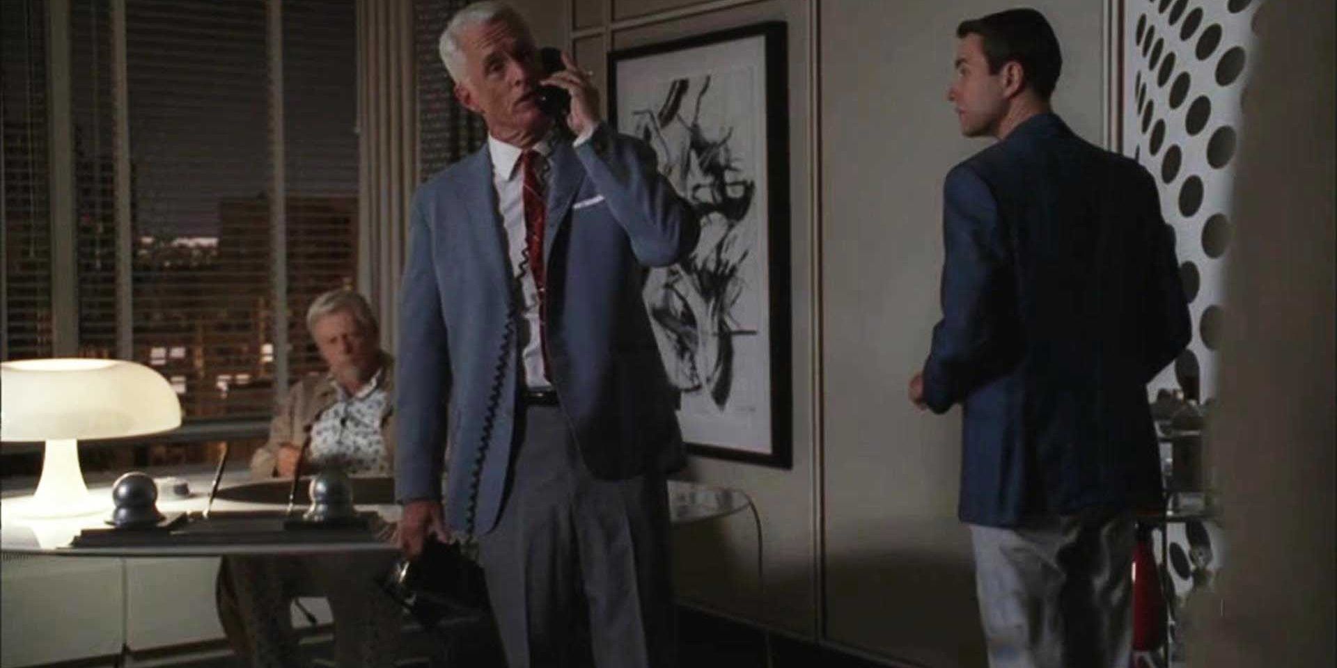 Mad Men: 10 Hidden Details About Roger's Costume You Never Noticed
