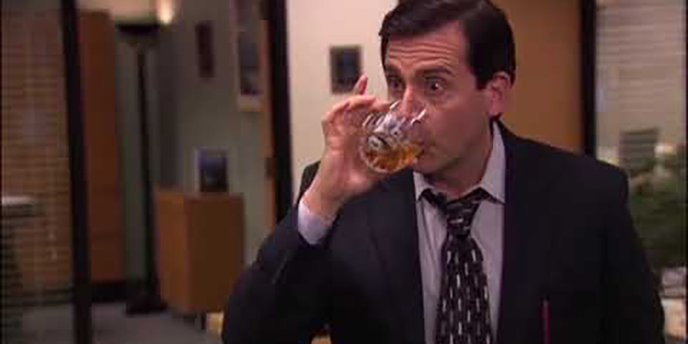 10 TV Show Characters & Their Signature Drink