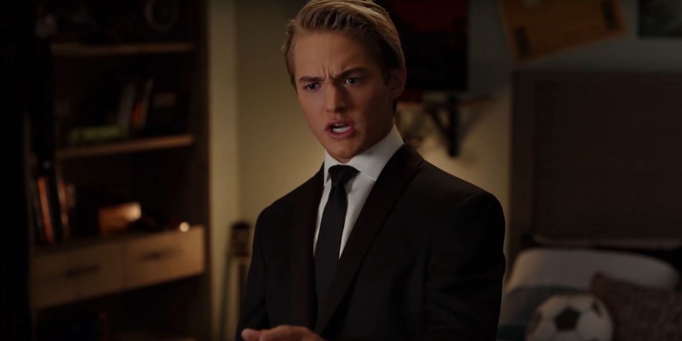 Saved By The Bell Reboot: Every New & Returning Character