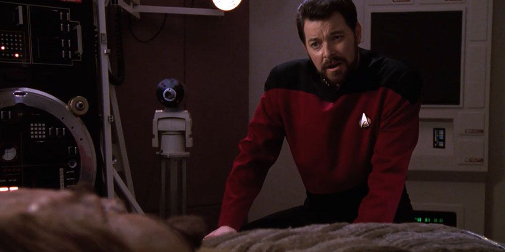 Star Trek TNG: 5 Times Riker Was A Total Jerk (& 5 Times He Was Awesome)