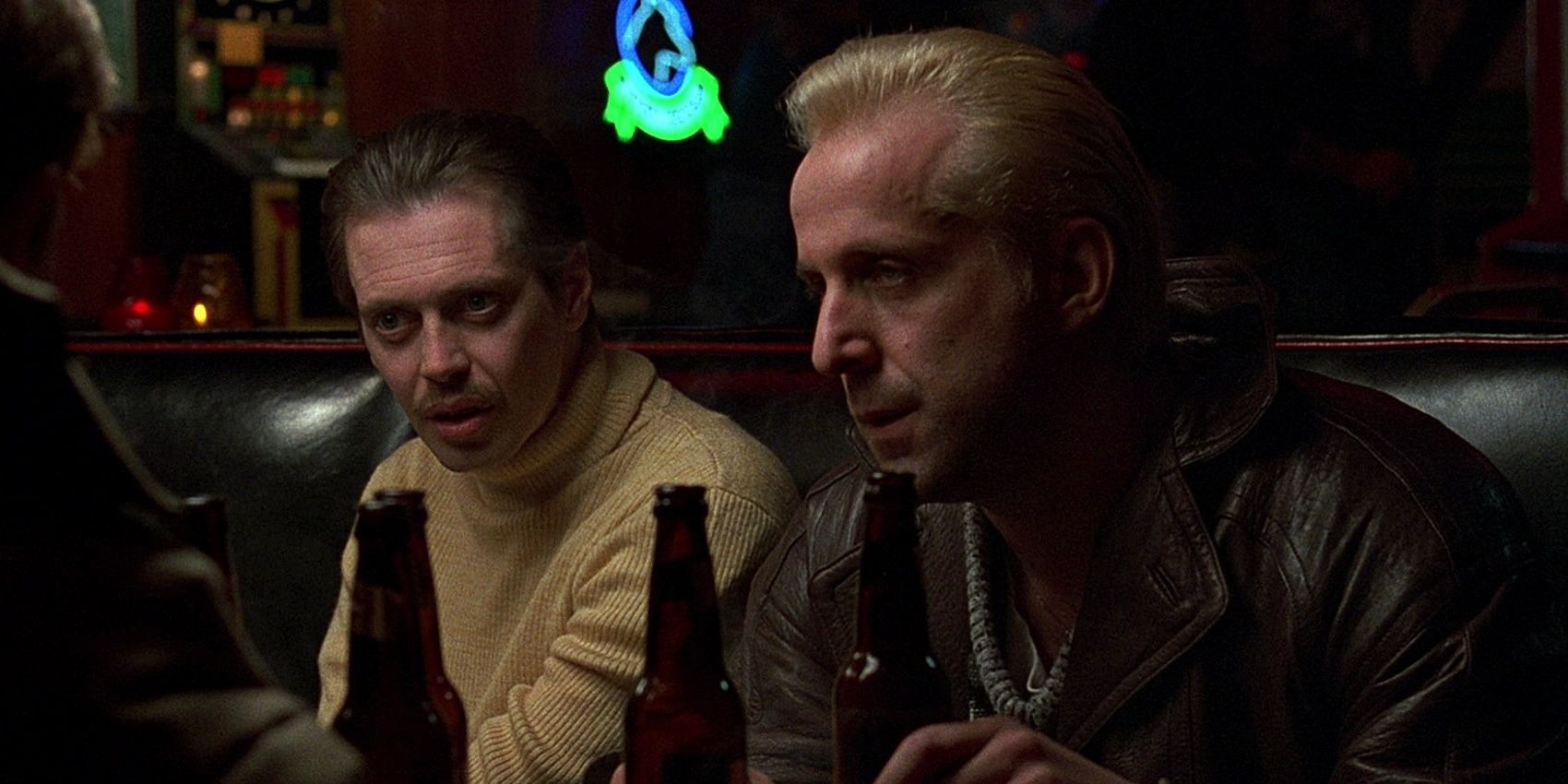 Home Alone's Wet Bandits & 9 Other Iconic On-Screen Criminal Duos, Ranked